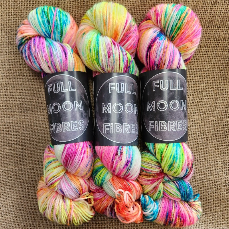 Full Moon Fibres Solar Sock - Vanilla Dip – True North Yarn Co.