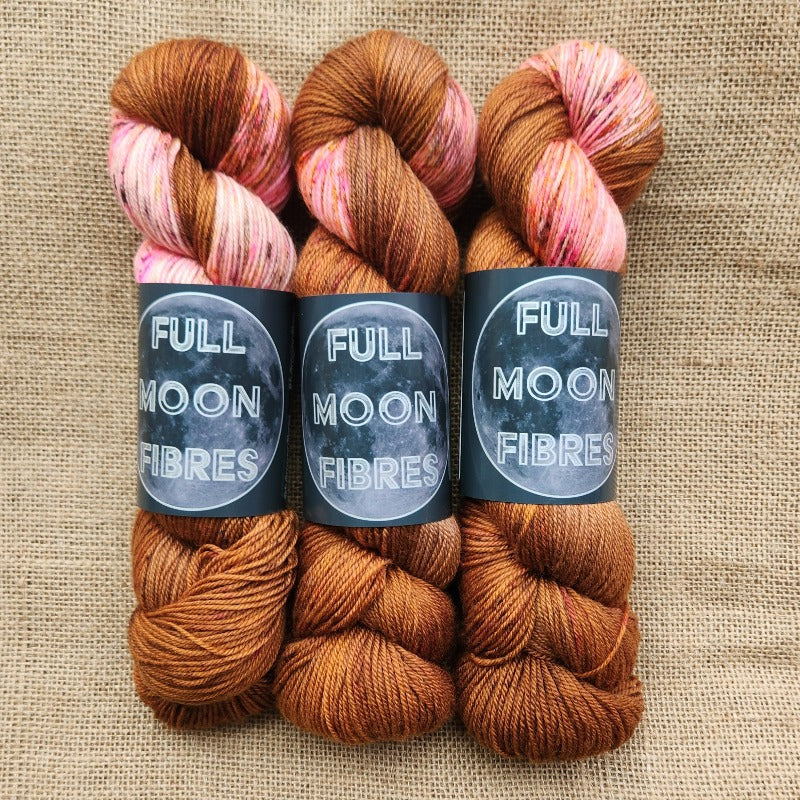 Full Moon Fibres Solar Sock - Rustic Rose – True North Yarn Co.