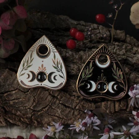 Twill & Print 'Ouija' Row Counter Enamel Pin – True North Yarn Co.